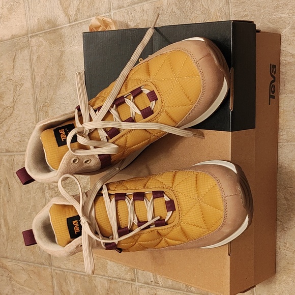 Teva | Shoes | Teva Boots That Are A Size 8 Brand New In Tan And Light ...